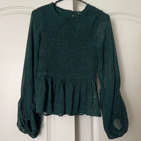 entro | Tops | Green Animal Print Blouse | Poshmark